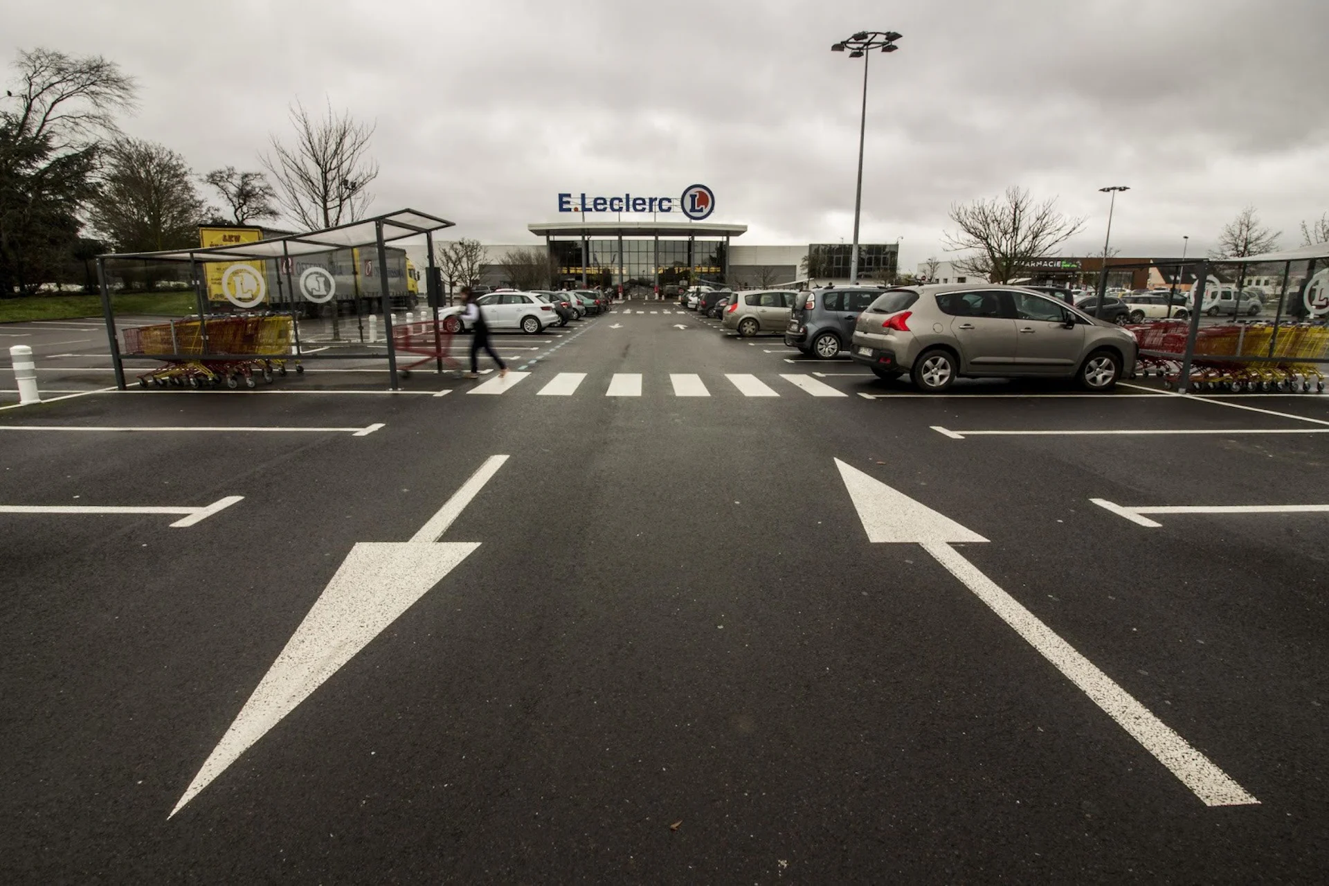 Marquage des voies de circulation et endroits où vous pouvez conduire