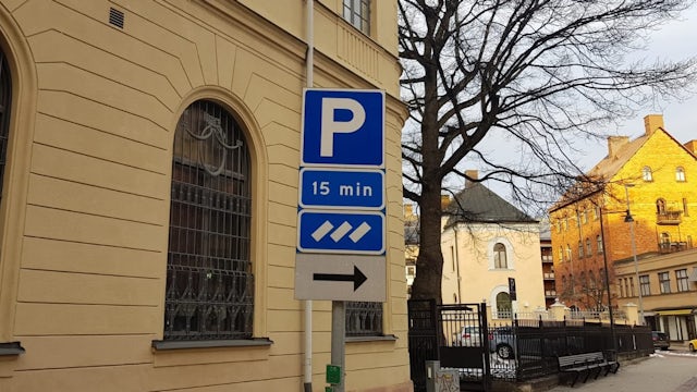 Stanna och Parkera: Parkeringsregler, Datumparkering & Skyltar